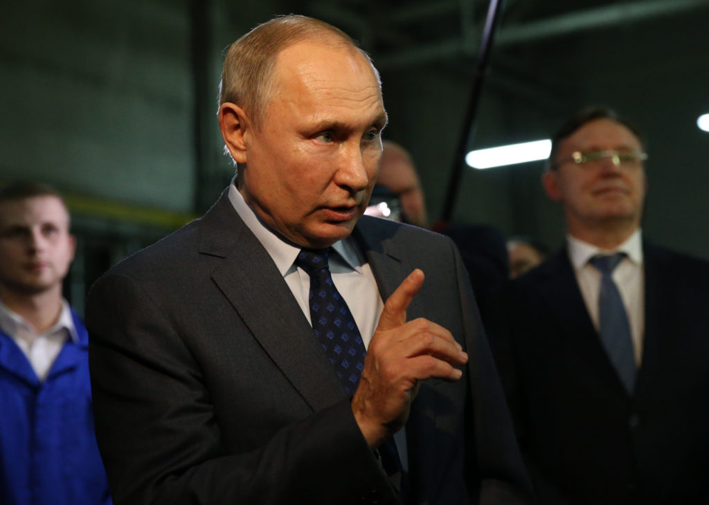 Vladimir Putin's Computer Is Still Running on 18-year-old Windows XP ...